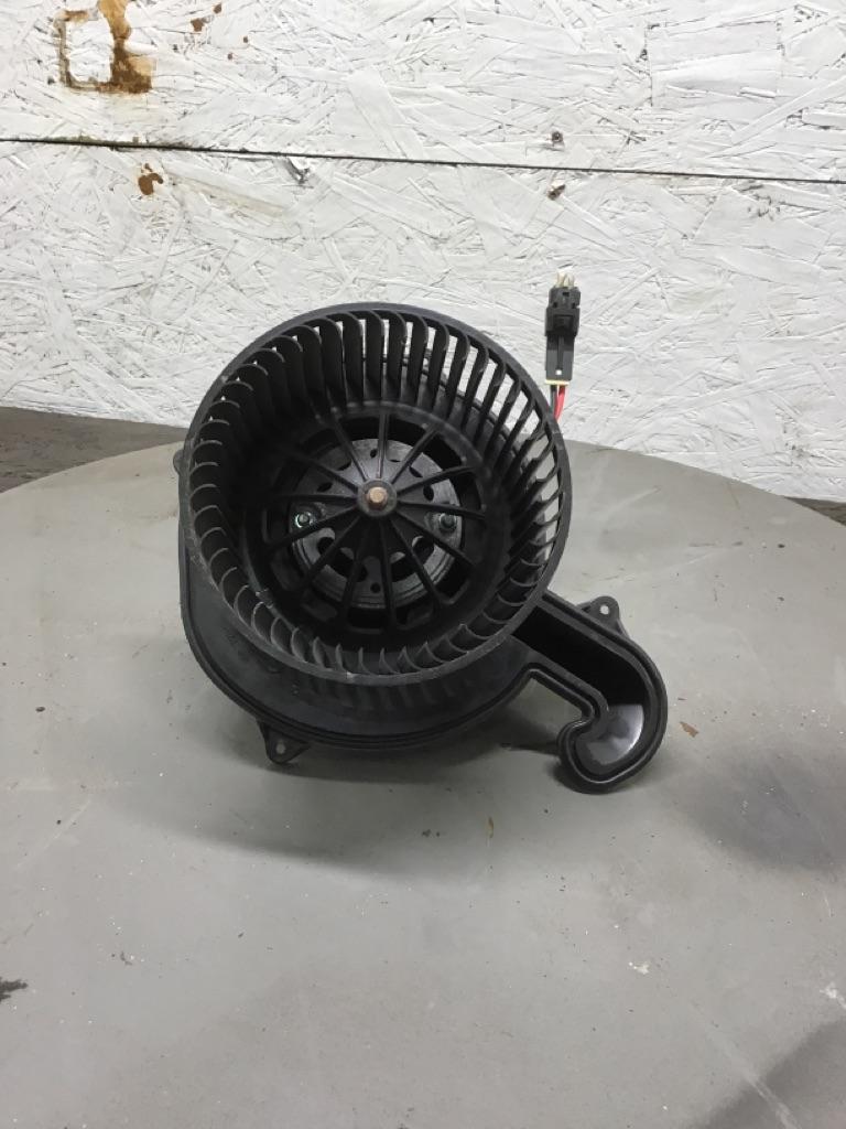 S8377002 MACK CXP613 BLOWER MOTOR (HVAC) | Shop Parts | LKQ Heavy Truck
