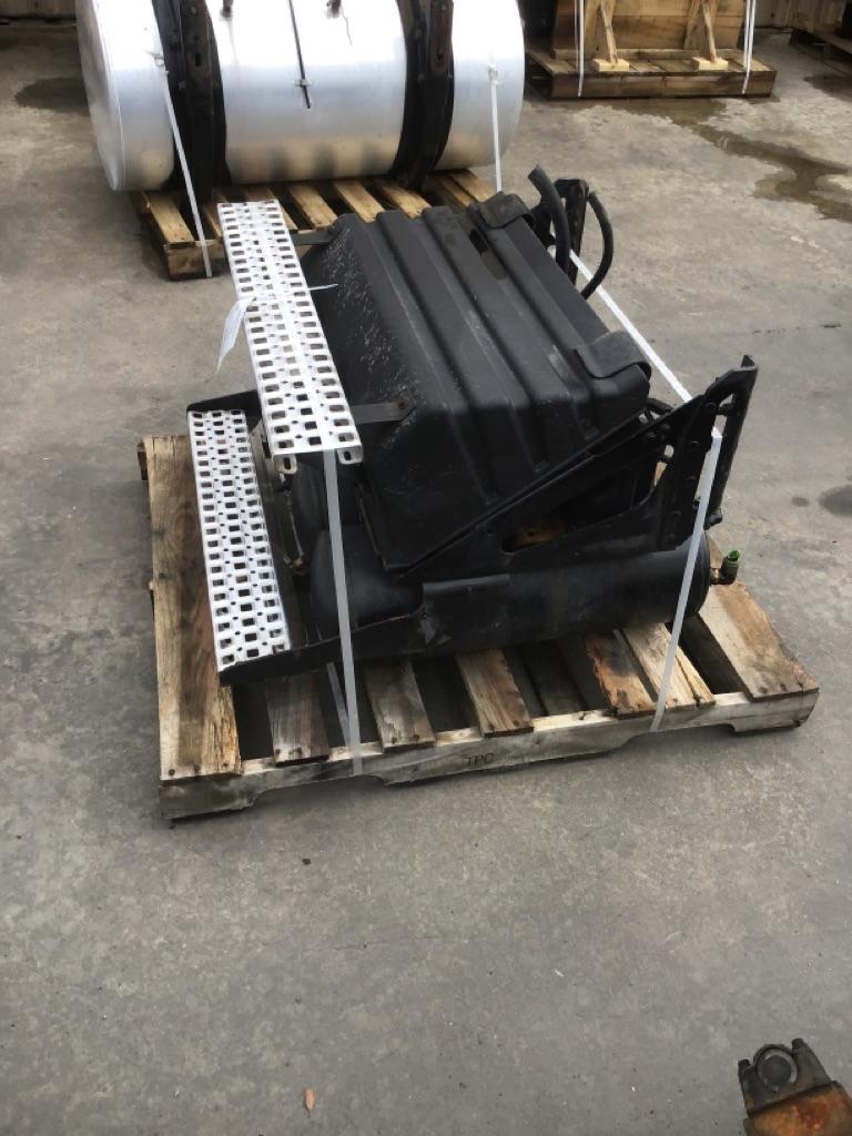 2005 VOLVO VNL BATTERY BOX | Shop Parts | LKQ Heavy Truck