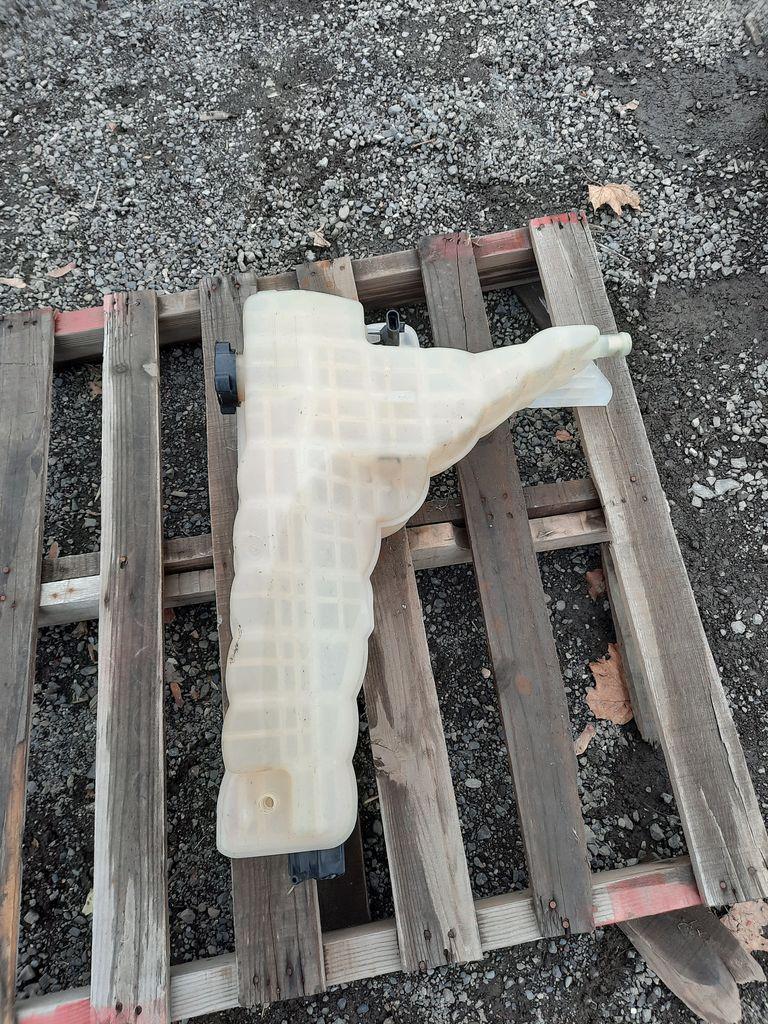N/A KENWORTH T680 RADIATOR OVERFLOW TANK | Shop Parts | LKQ Heavy Truck N/A KENWORTH T680 RADIATOR OVERFLOW TANK | Shop Parts | LKQ Heavy Truck
