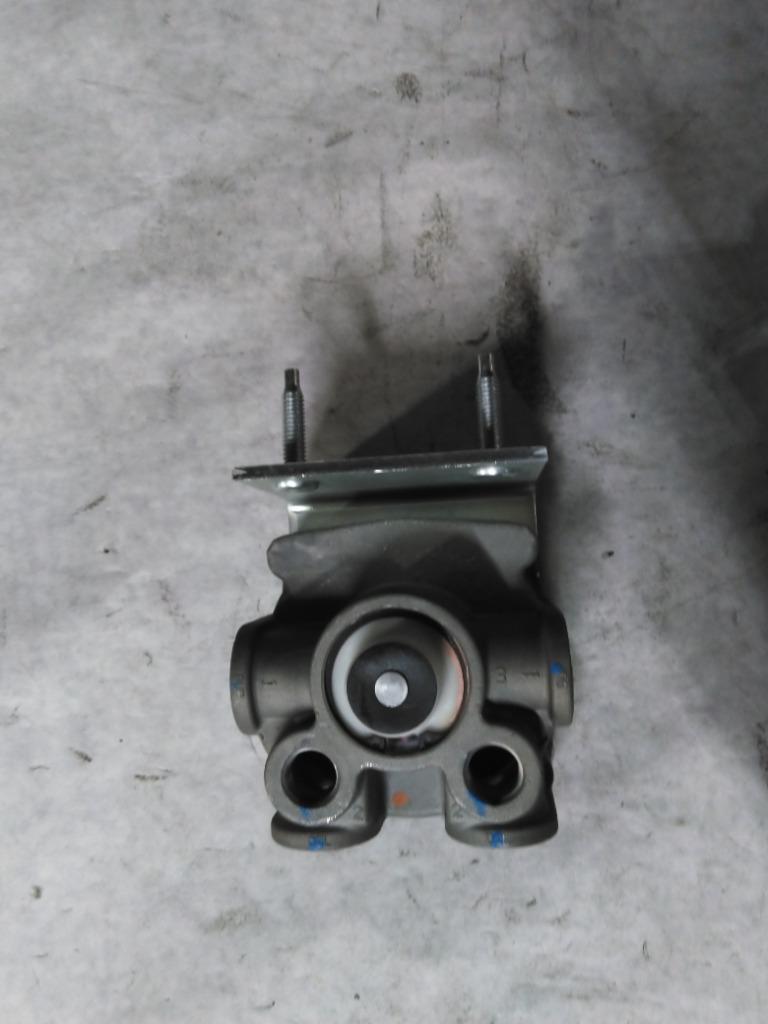 1685644C91 BRAKE RELAY VALVE AIR | Shop Parts | LKQ Heavy Truck