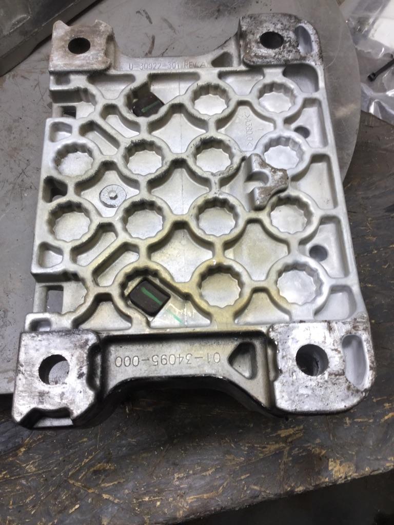 DETROIT DD15 ENGINE MOUNTS ENGINE (REAR) | Shop Parts | LKQ Heavy Truck