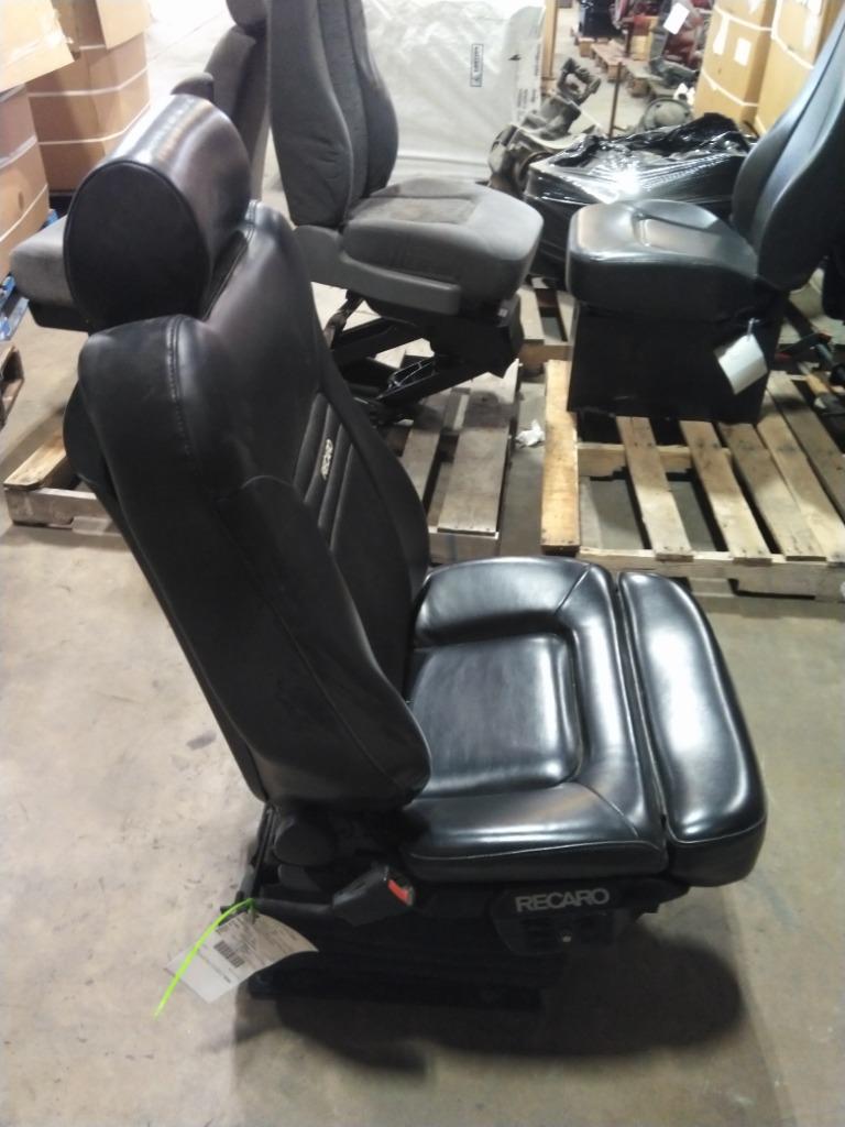 2002 GILLIG LOW FLOOR TRANSIT BUS SEAT FRONT | Shop Parts | LKQ Heavy Truck