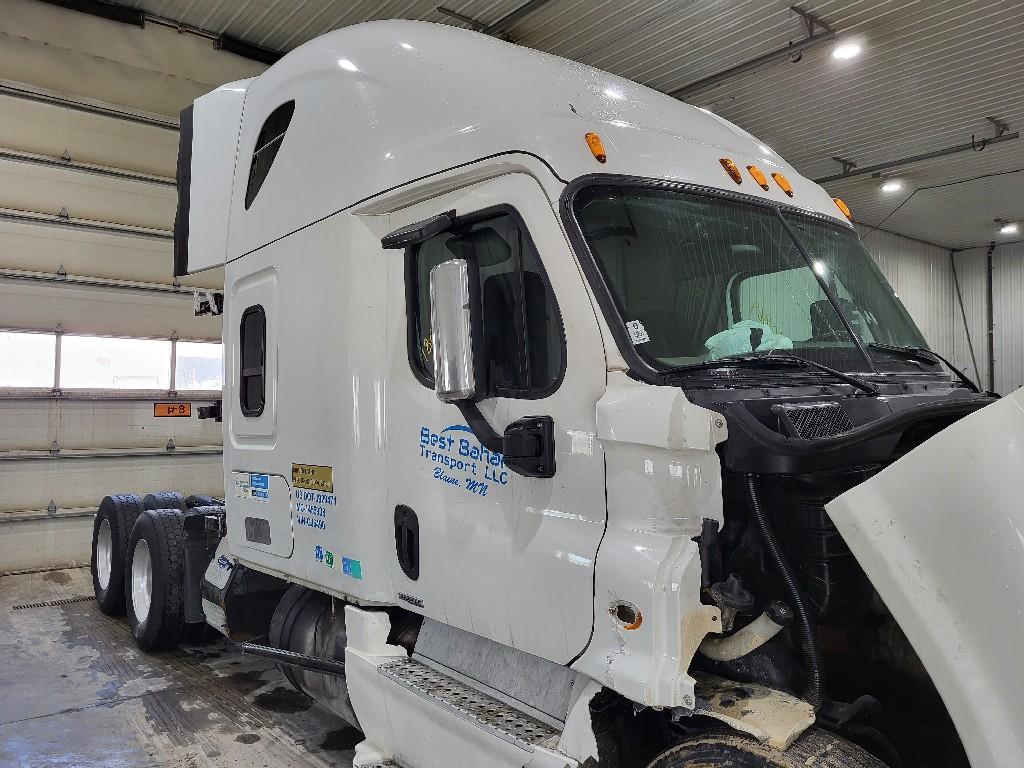 2015 FREIGHTLINER CASCADIA CAB | Shop Parts | LKQ Heavy Truck