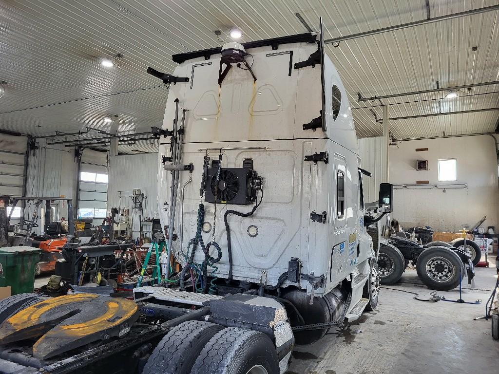 2015 FREIGHTLINER CASCADIA CAB | Shop Parts | LKQ Heavy Truck