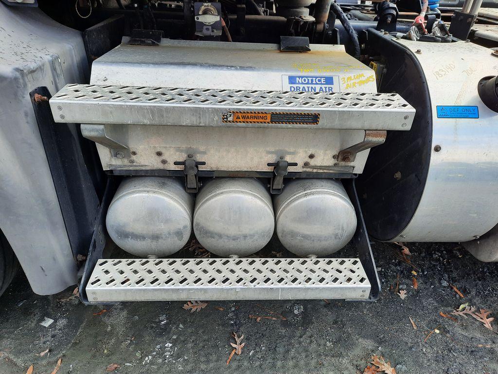 2017 MACK CXU613 BATTERY BOX | Shop Parts | LKQ Heavy Truck