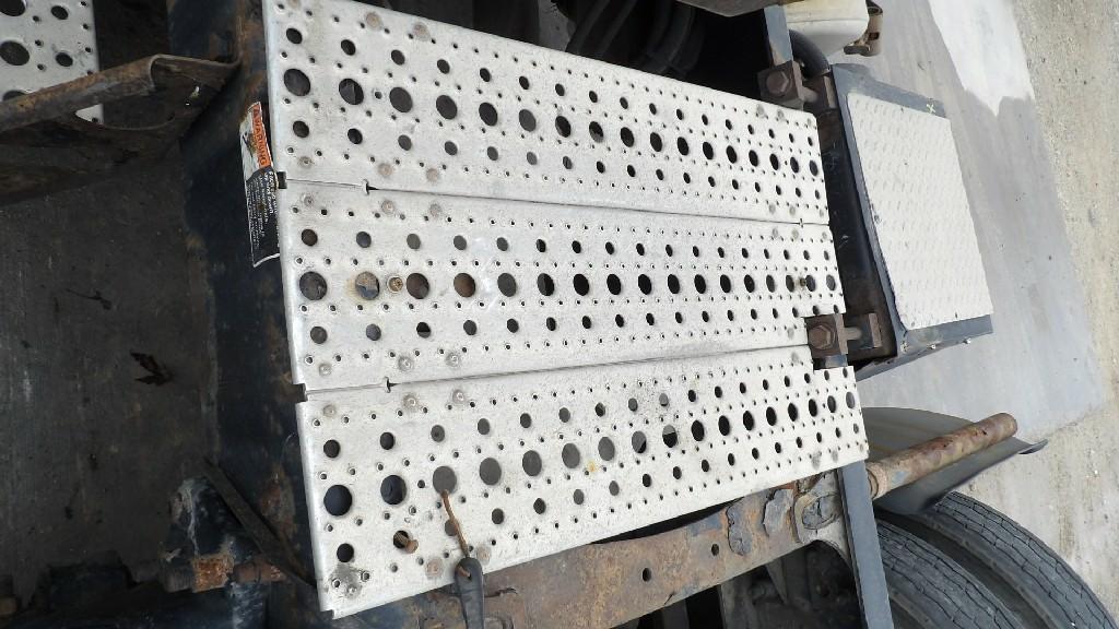 2013 CASCADIA 125 STEP DECK (CATWALK) | Shop Parts | LKQ Heavy Truck