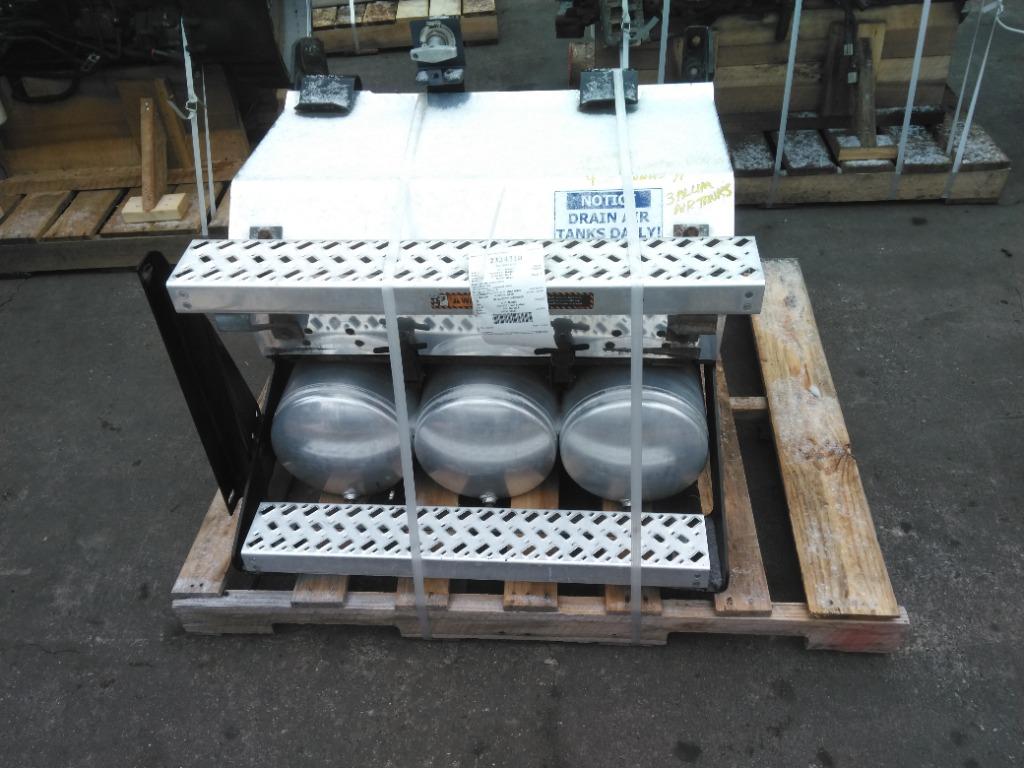 2017 MACK CXU613 BATTERY BOX | Shop Parts | LKQ Heavy Truck