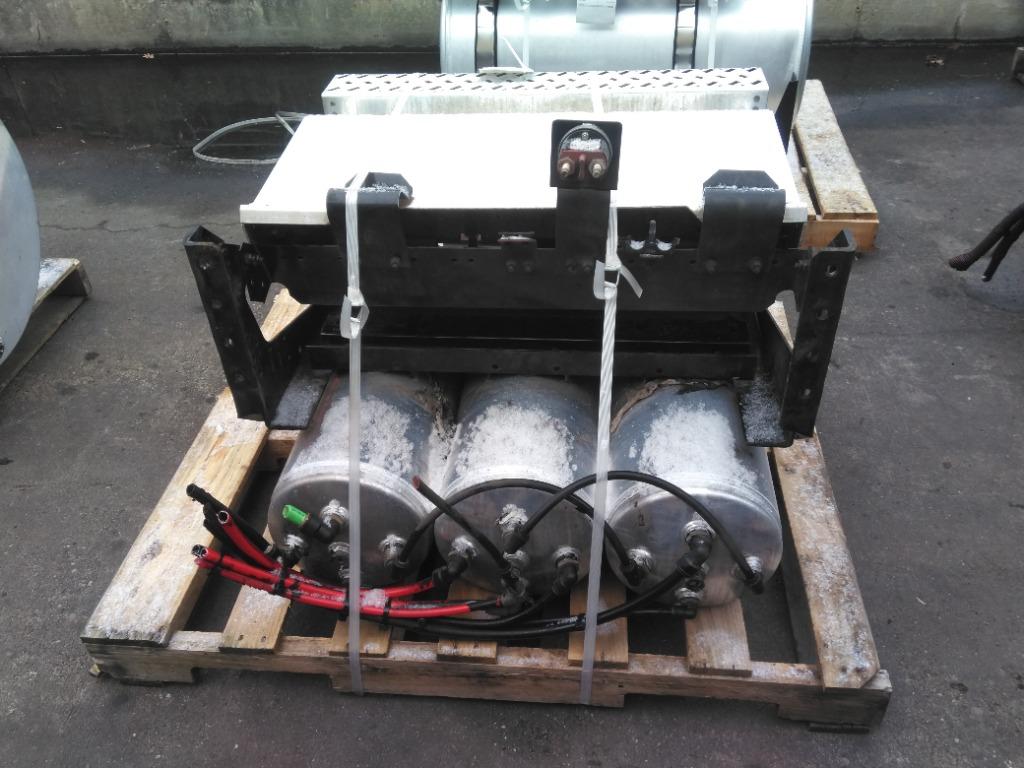 2017 MACK CXU613 BATTERY BOX | Shop Parts | LKQ Heavy Truck