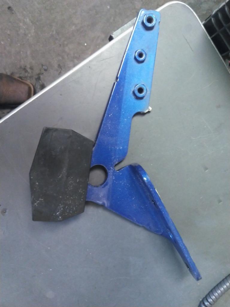 2020 T440 HOOD BRACKET | Shop Parts | LKQ Heavy Truck