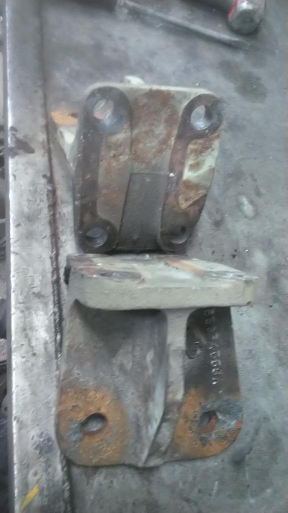 158GB4554A,158GB4553A MACK E7 ETEC 400 HP AND ABOVE ENGINE MOUNTS ...
