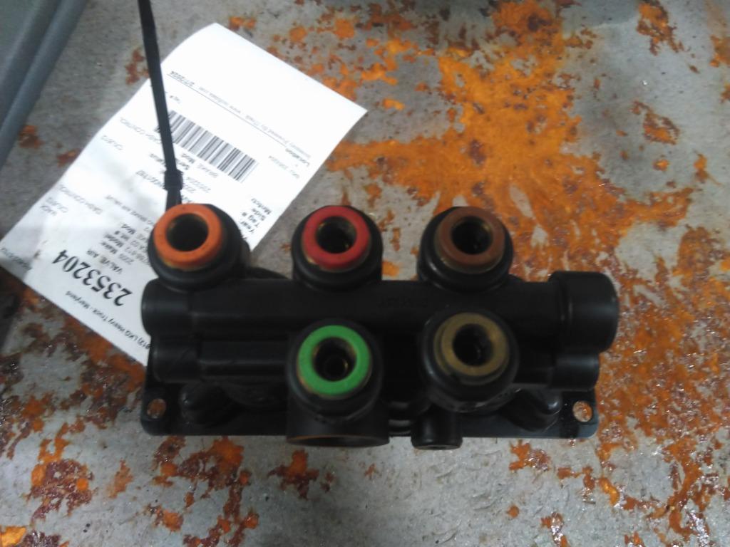 5004466 BRAKE DASH CONTROL VALVE AIR | Shop Parts | LKQ Heavy Truck