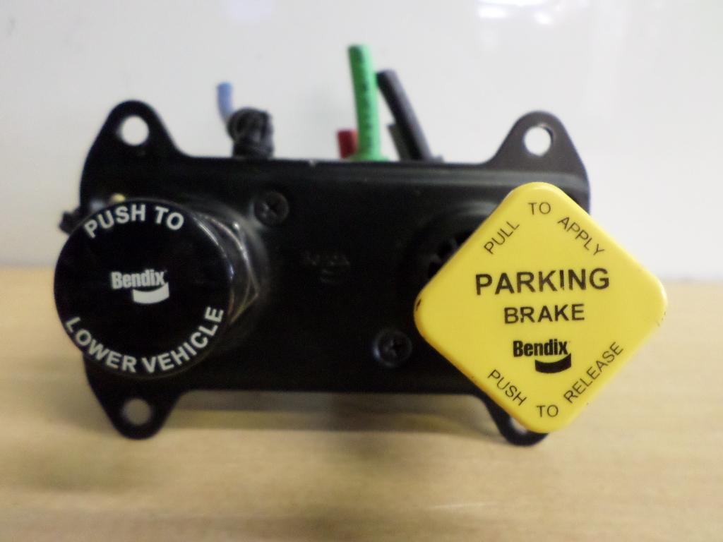 5009249 BRAKE PARK BRAKE VALVE AIR | Shop Parts | LKQ Heavy Truck