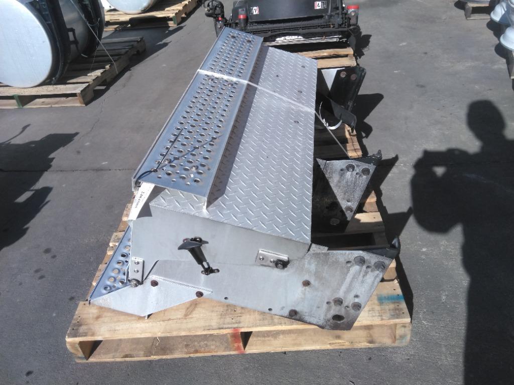 2006 9400I TOOL BOX | Shop Parts | LKQ Heavy Truck