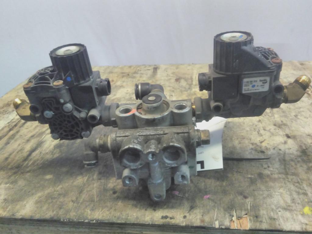 K105770 BRAKE PARK BRAKE VALVE AIR | Shop Parts | LKQ Heavy Truck