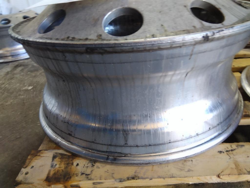 2025 HUB PILOTED - ALUMINUM 22.5 X 8.25 WHEEL | Shop Parts | LKQ Heavy Truck